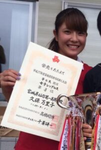 久保史緒里の姉は万里子で関西外大でミスコン出場！就職先や現在の仕事やインスタは？ – ファミタイム